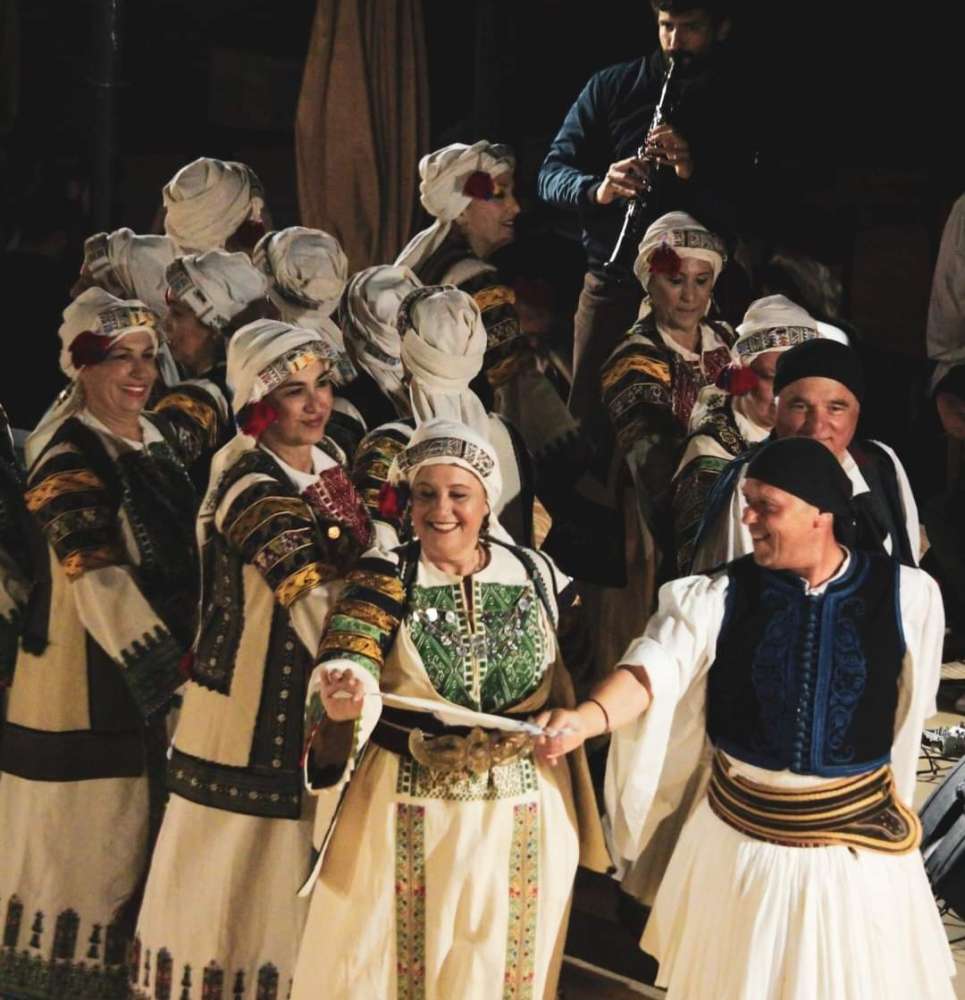 Η Σκύρος χορεύει «Στης Ανεμόεσσας τους ρυθμούς» στο 3ο Φεστιβάλ ...