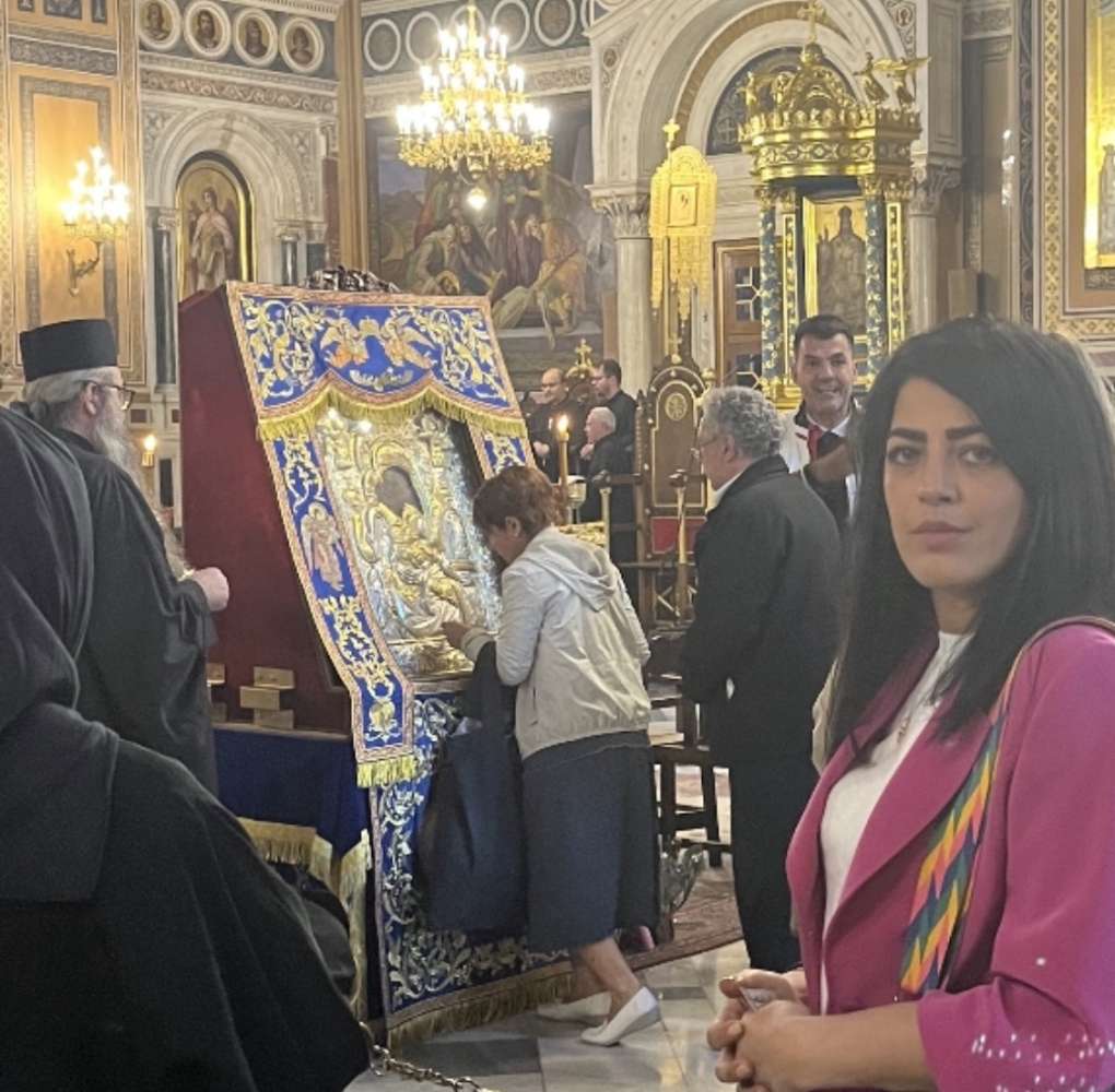 ΠΡΟΣΚΥΝΗΜΑ στην θαυματουργή εικόνα του ΑΞΙΟΝ ΕΣΤΙ -Το ανθρώπινο ποτάμι ...