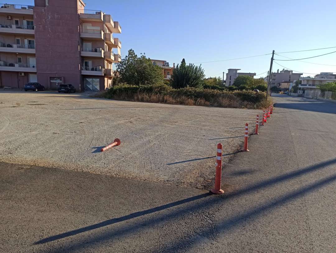 Αλιβέρι: Καταγγελία για επαναλαμβανόμενες φθορές στα κολονάκια σήμανσης ...